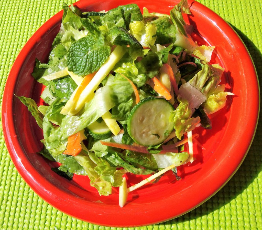 Northern Dispatch | Zucchini-mangga-letsugas ensalada